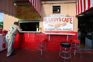 “Sandy’s Cafe n Music Lounge” is all set to expand with franchise ...